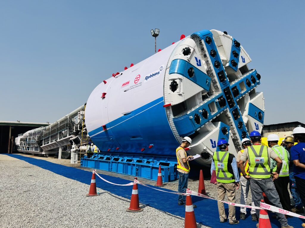 Incredible India: Machines on the Move in Agra and Delhi - Robbins